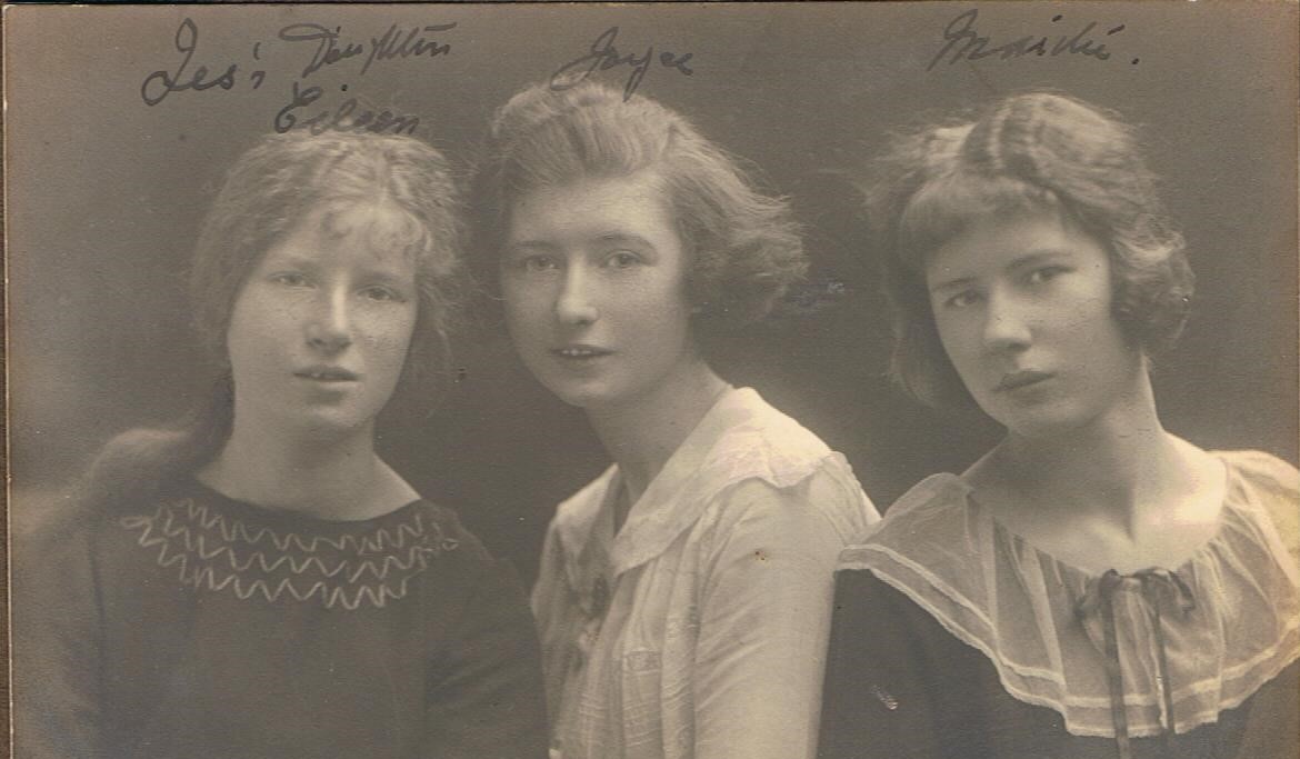 Les’s daughters – Our Folk Stories